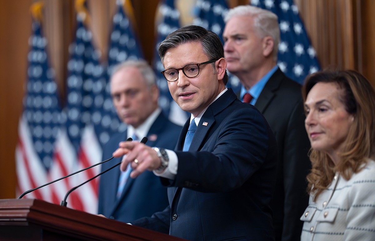 Senators struggle to find a way forward as government shutdown enters ...