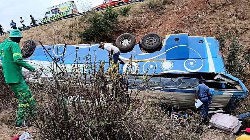 Bus crash in South Africa kills at least 42 people | Texarkana Gazette