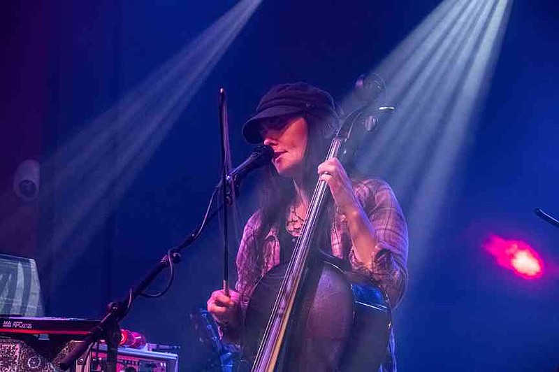 Healey performs with Ozark Mountain Daredevils while pursuing career as ...