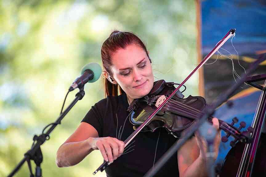 Healey performs with Ozark Mountain Daredevils while pursuing career as ...