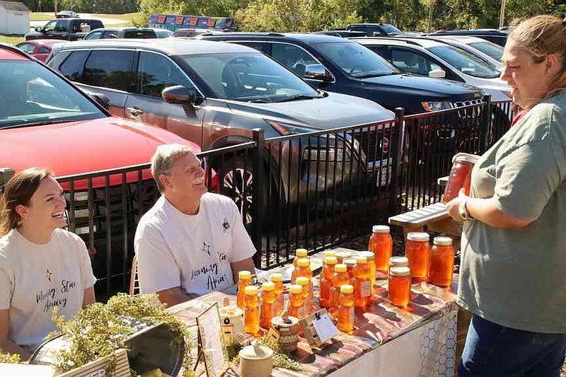 Brews, buds and baubles make bazaar a ball | Jefferson City News Tribune