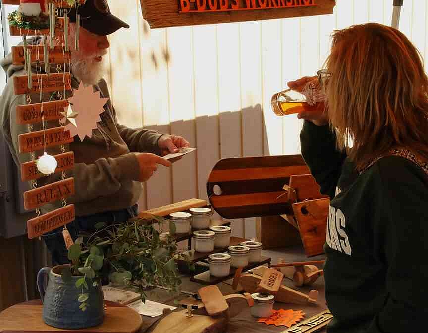 Brews, buds and baubles make bazaar a ball | Jefferson City News Tribune