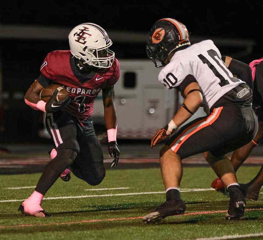 Prep Football: Arian Taylor shining in leadership role for Liberty ...