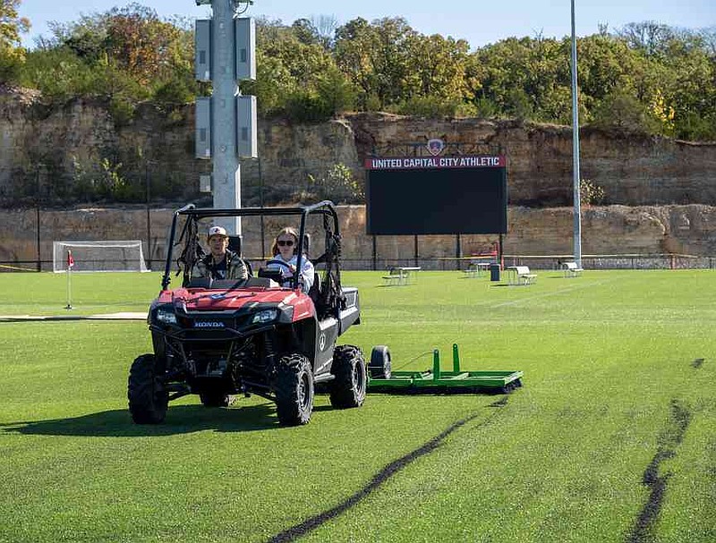 New sports complex getting finishing touches | Jefferson City News Tribune