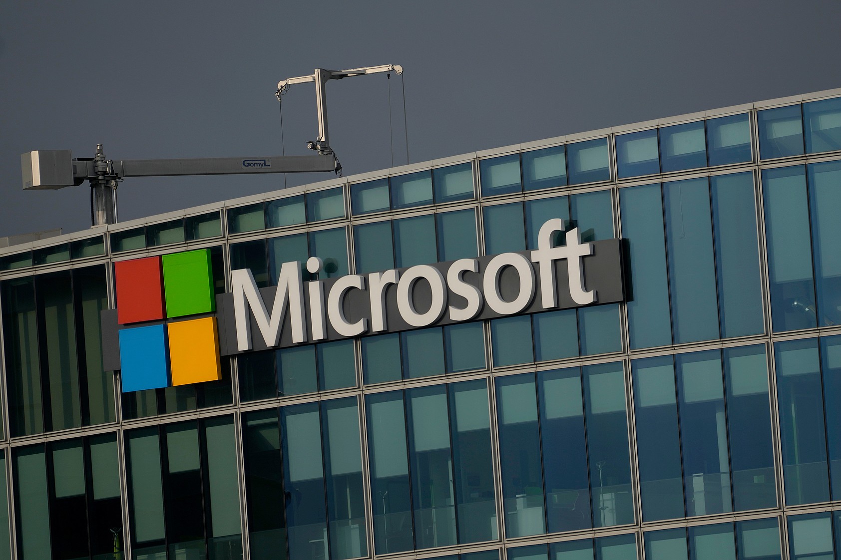 Microsoft deploys a fix to Azure cloud service that's hit with outage ...