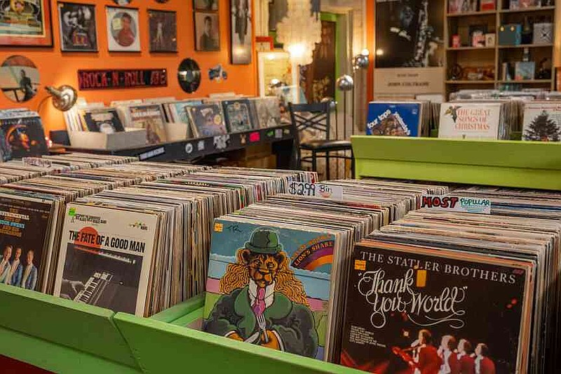 Vintage vinyl stays atop physical media | Jefferson City News Tribune
