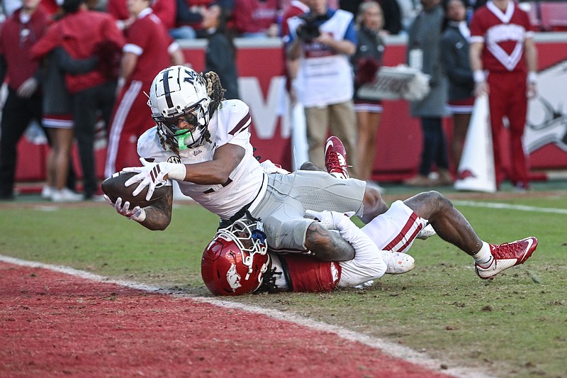 Mississippi State rallies from 14-point fourth-quarter deficit to beat Arkansas 38-35 ...