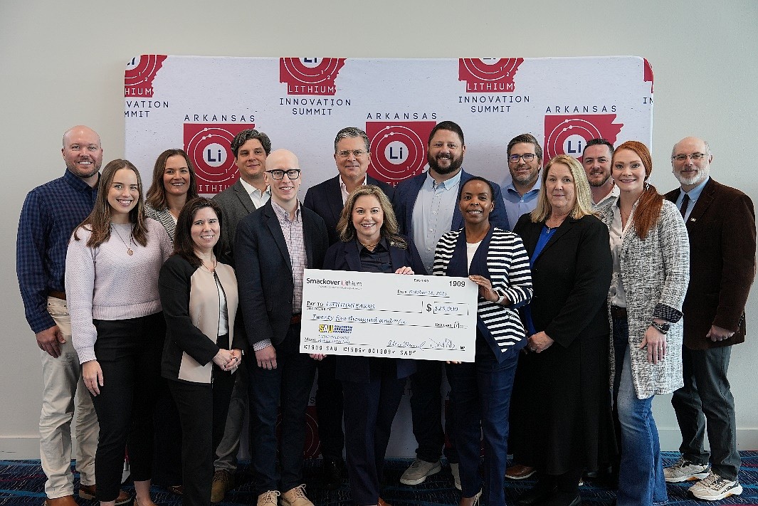 Smackover Lithium contributes to Mobile STEM Lab | Magnolia Banner News