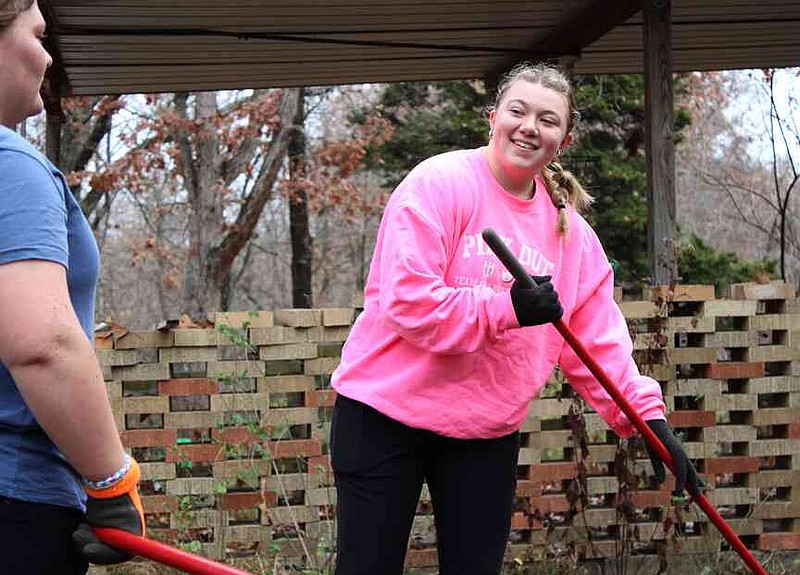 Youths volunteer to rake leaves in support of veterans | Jefferson City ...
