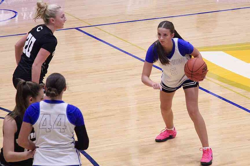 Jamboree opens Lady Pintos’ season | California Democrat