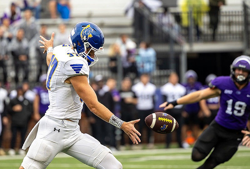 Mulerider, Magnolia native Baker nominated for Harlon Hill Trophy ...