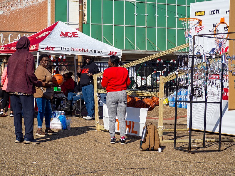 GALLERY | Jingle and Mingle Market | Texarkana Gazette