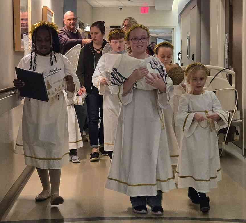 Angels in ICU during annual St. Mary’s Hospital tradition | Jefferson ...