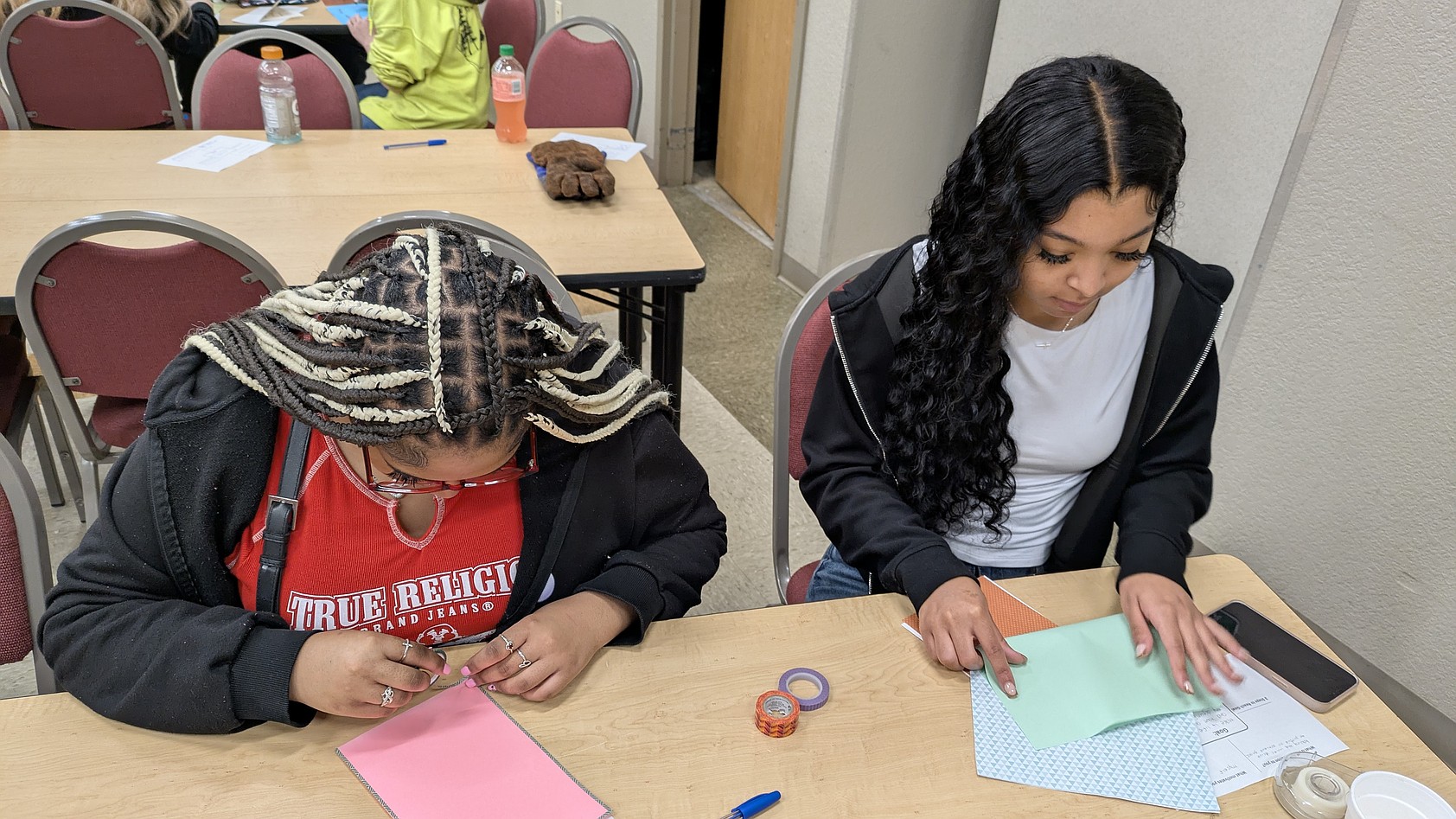 Local college students make cards for home residents | El Dorado News