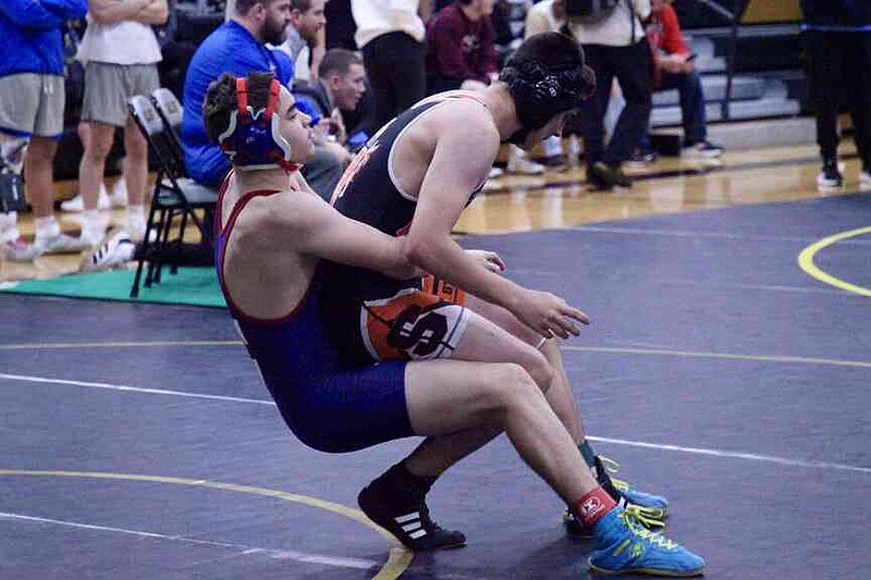 Cooper, Farmer dominate in busy week for wrestling | California Democrat
