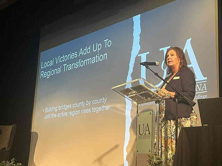 La finalista al puesto de rectora de la UAHT expone sus argumentos en ...