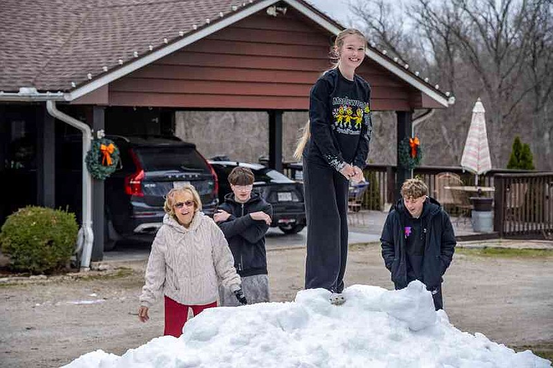 Hamler family wins ‘Guaranteed White Christmas’ | Jefferson City News ...