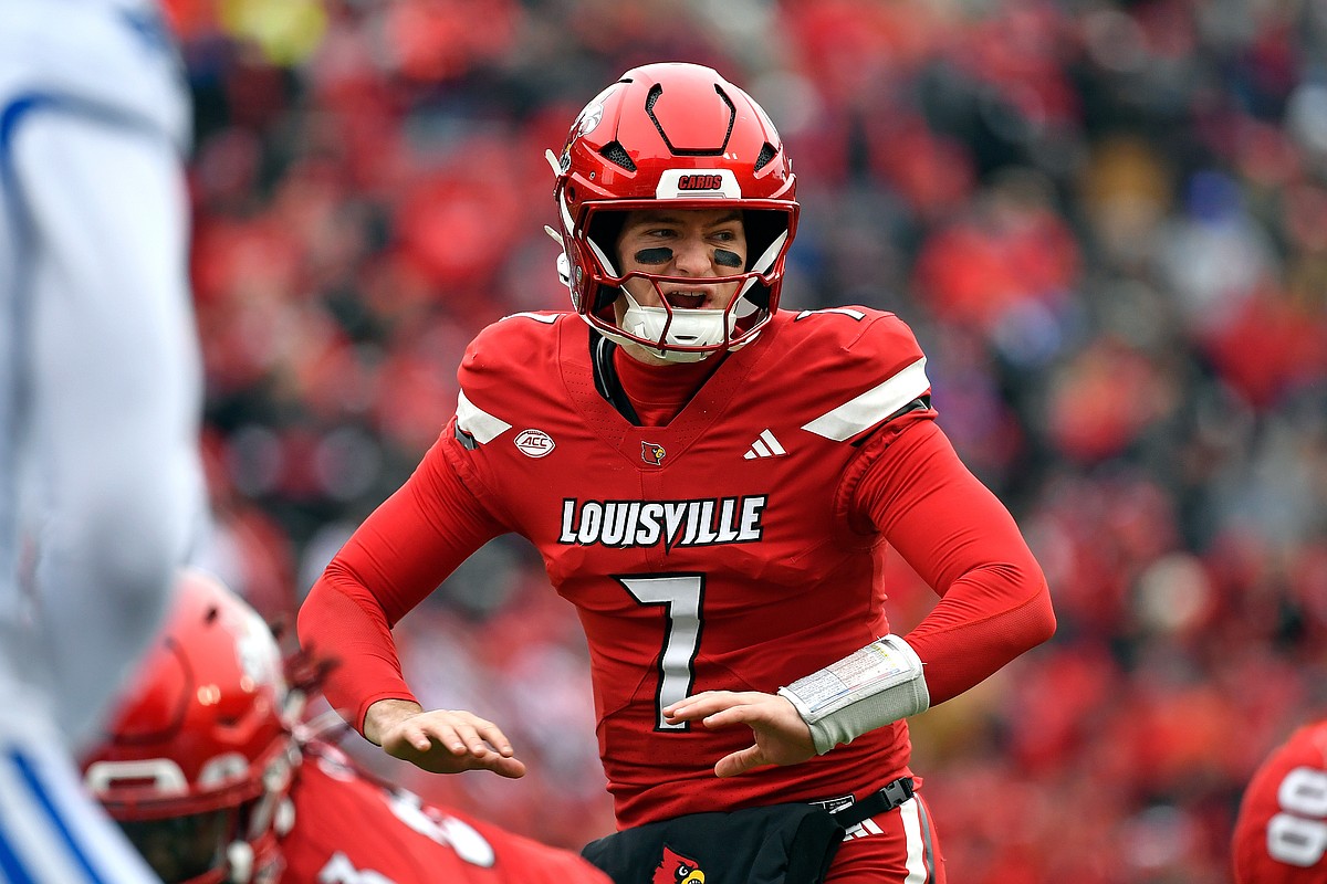 Miller Moss throws for 2 TDs, Louisville holds off Toledo in Boca Raton ...