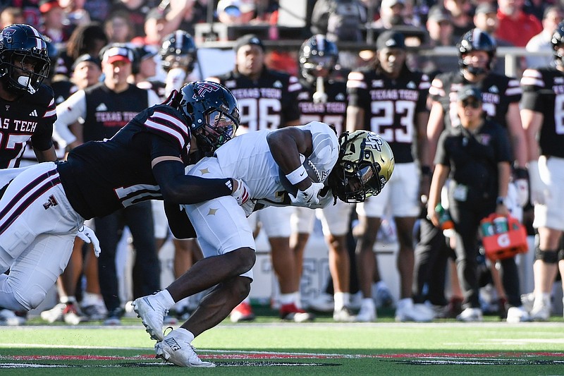 Former QB Jacob Rodriguez now All-America linebacker for playoff team ...