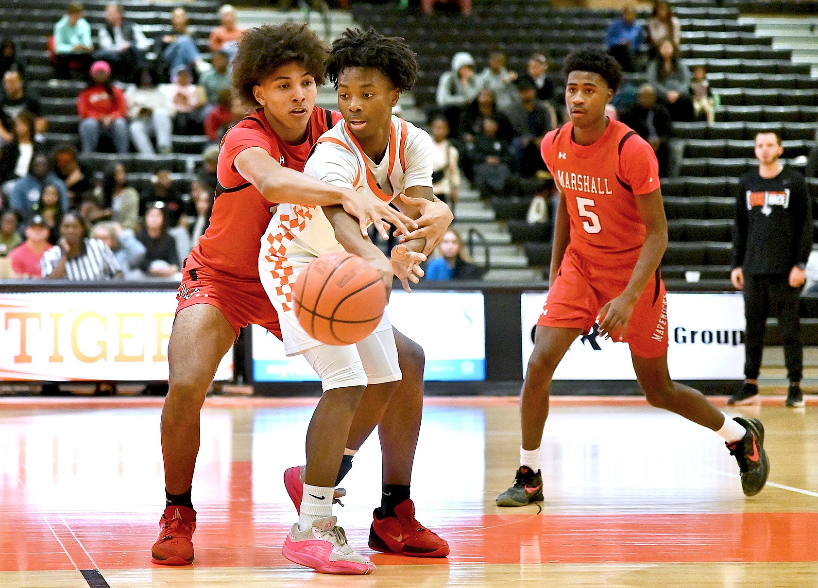 Prep Basketball: Texas High to host inaugural Battle for the Border ...