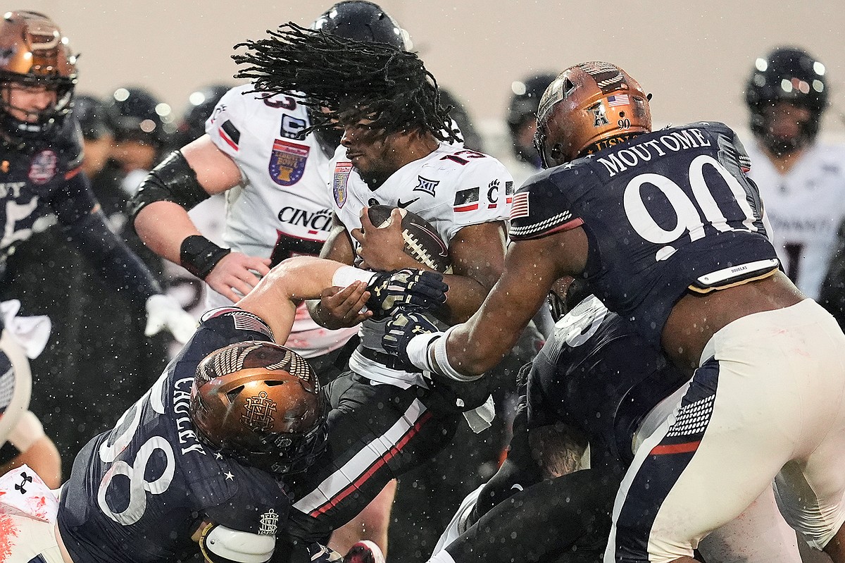 Bowl roundup: Navy caps 11-win season with victory over Cincinnati ...