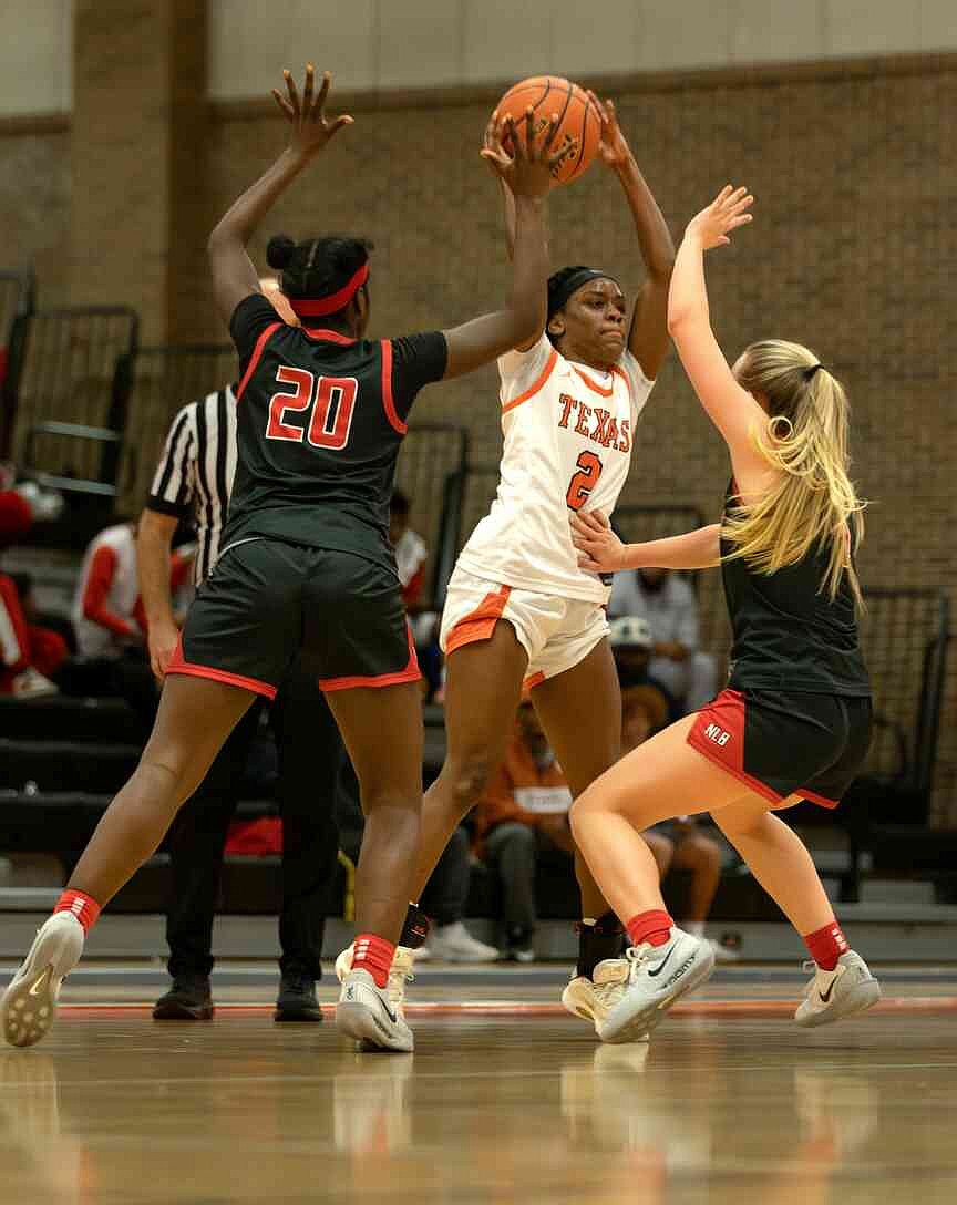 Prep Basketball: Texas High splits with Nacogdoches | Texarkana Gazette