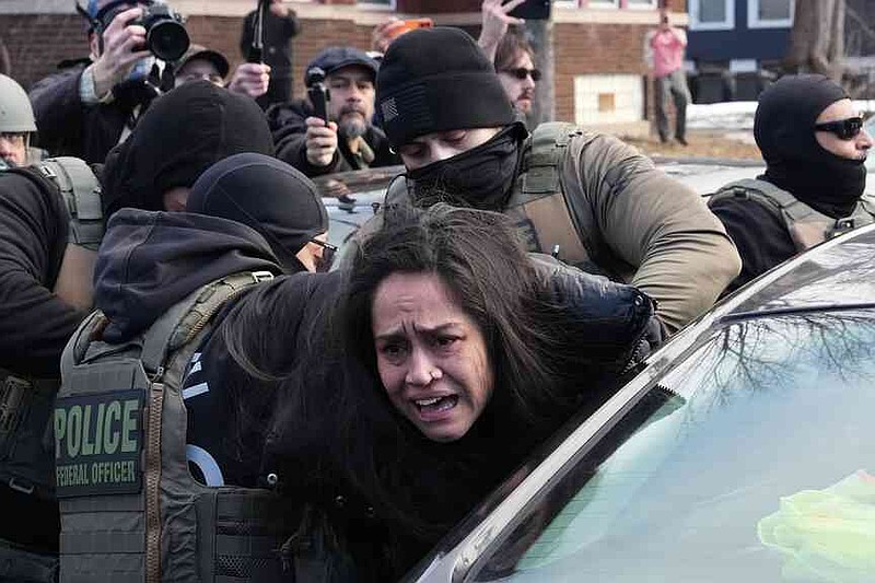 Tensions flare again in Minneapolis as protesters, federal agents ...