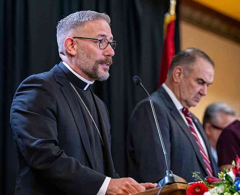 Former Iran hostage shares story at Governor’s Prayer Breakfast ...