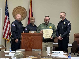 Former Cadmen officer Sgt. Edens receives Invictus Award | Camden News