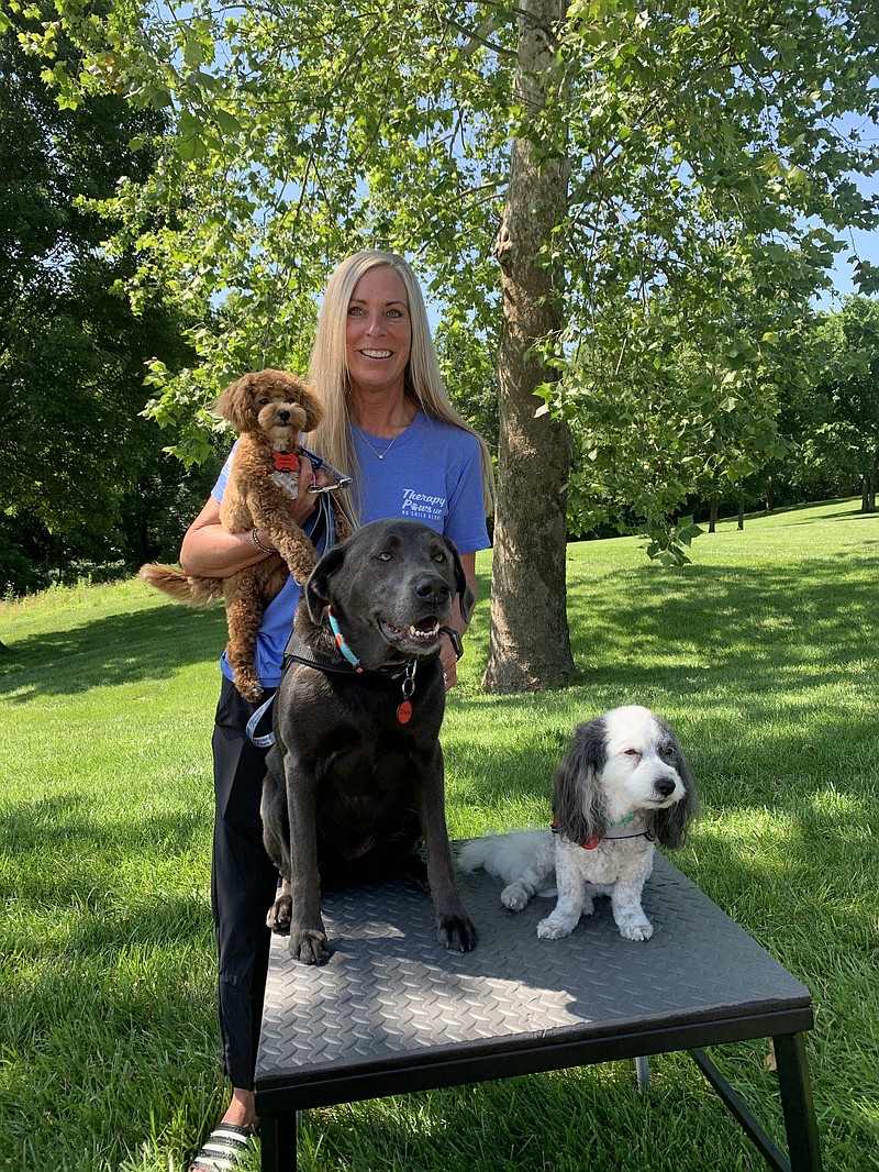 Therapy dogs serve multiple purposes | Jefferson City News Tribune