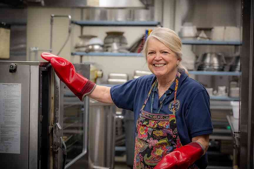 Schrimpf brings nutrition, education and smiles to St. Peter cafeteria ...