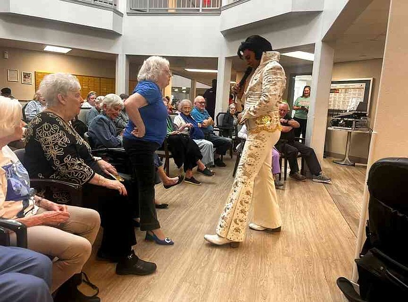 “Elvis” gets fans all shook up during concert at Texarkana independent ...