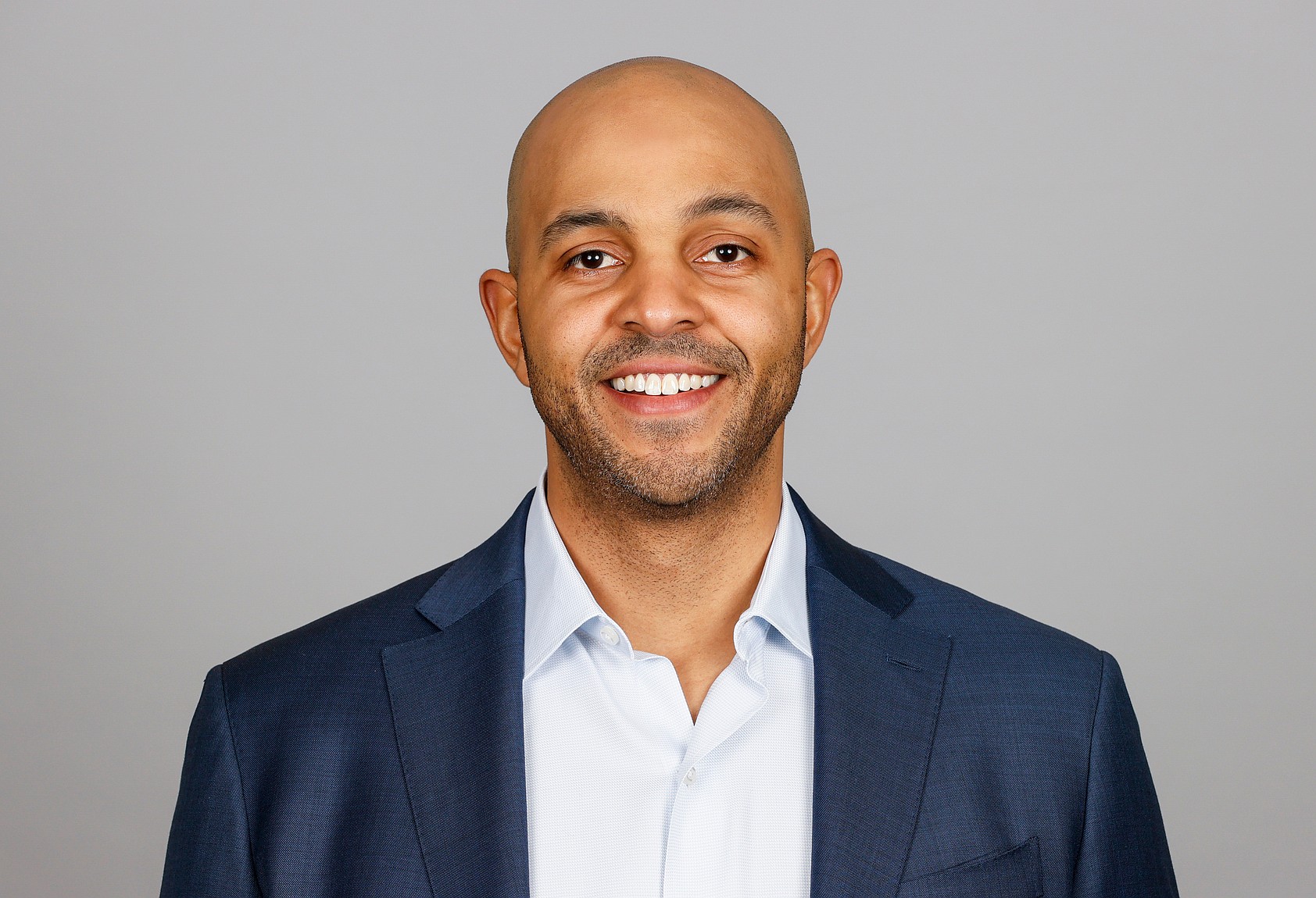 Falcons hire Bears executive Ian Cunningham as general manager ...