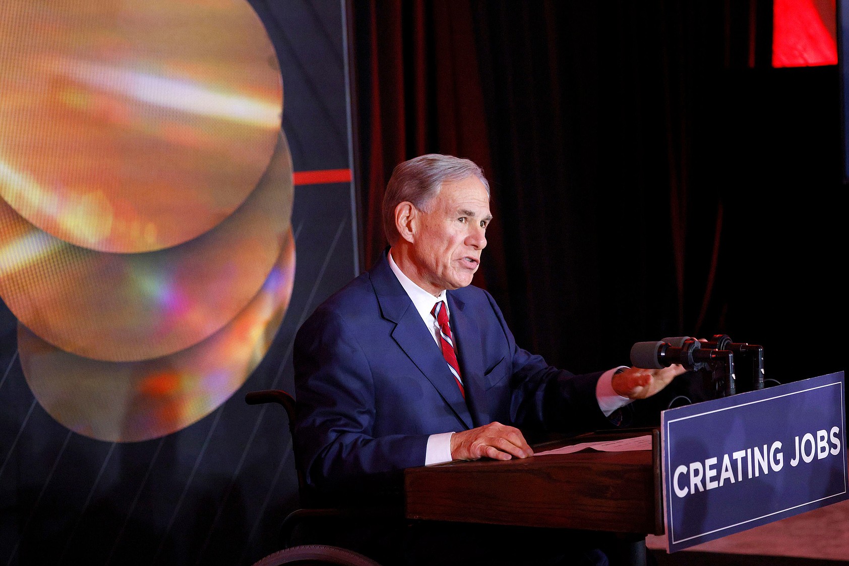 Gov. Greg Abbott: It's OK for Texans to bring guns to protests ...