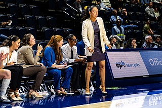 All-female staff has UTC basketball team soaring | Chattanooga Times ...
