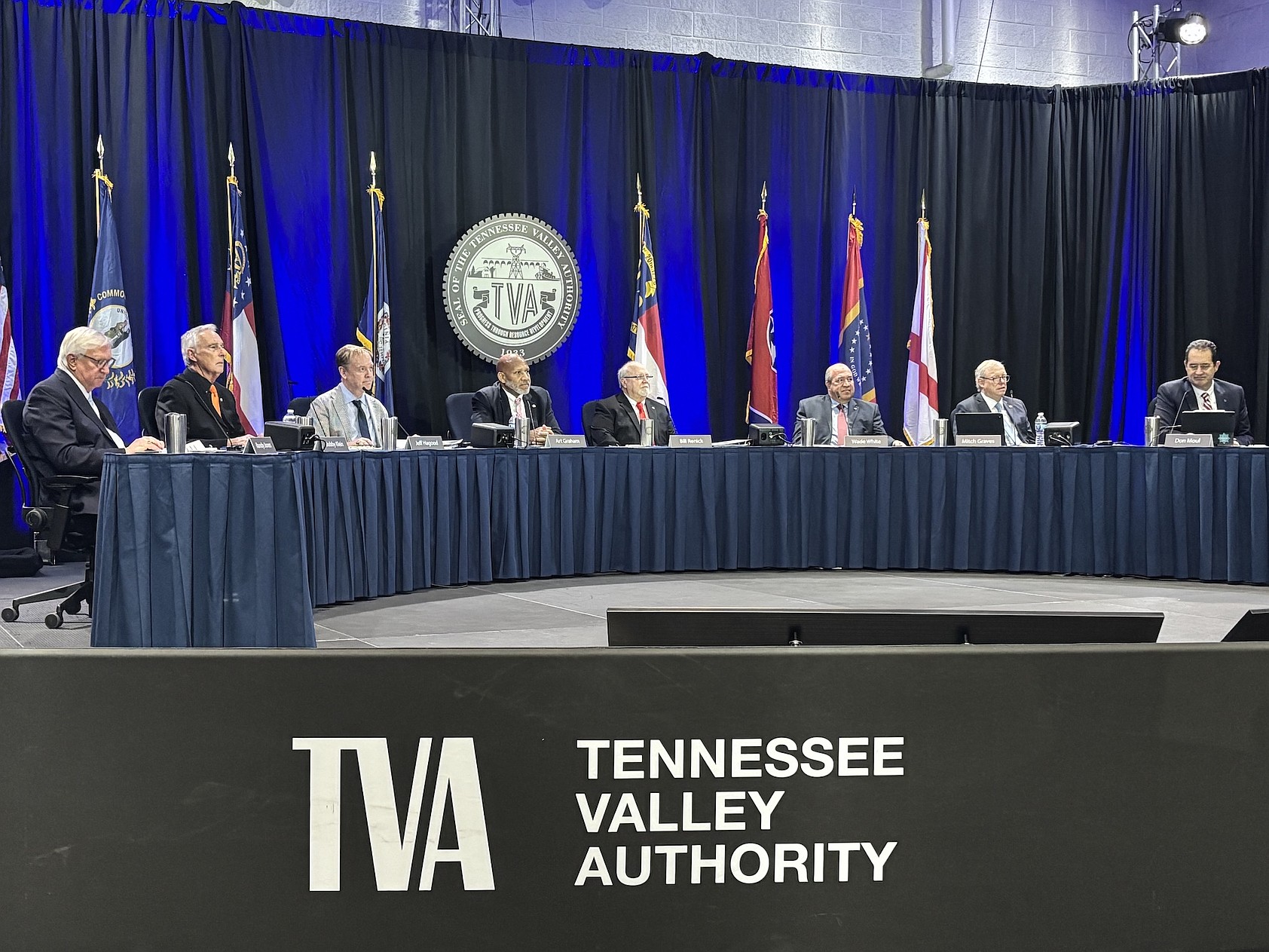 New TVA board under Trump extends coal, eliminates renewable energy as ...