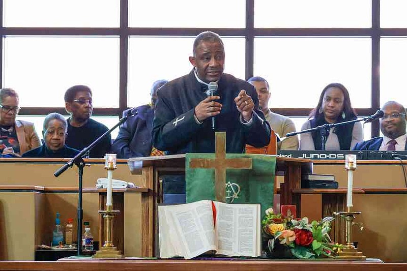 Family, friends celebrate Rev. Saunders at Quinn Chapel | Jefferson ...