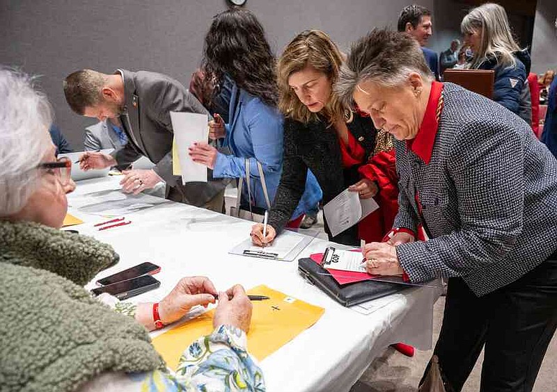 Candidates begin filing in Missouri for state offices | Jefferson City ...