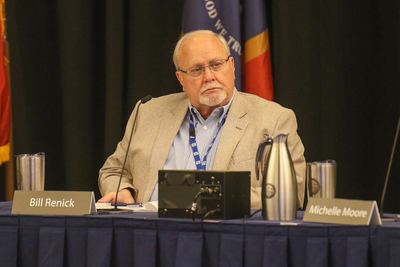 TVA board chair resigns, longtime executive departs abruptly ...