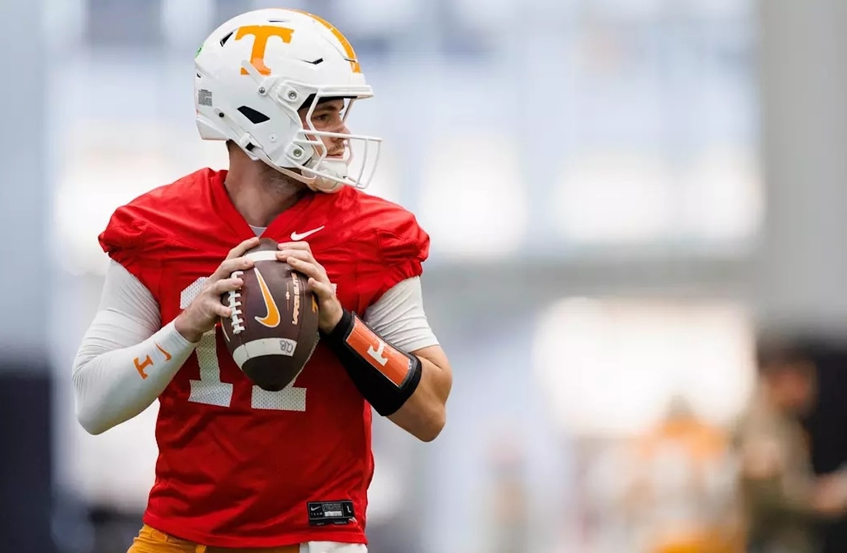 Staub the most experienced in Vols’ QB race: ‘I know what it takes ...