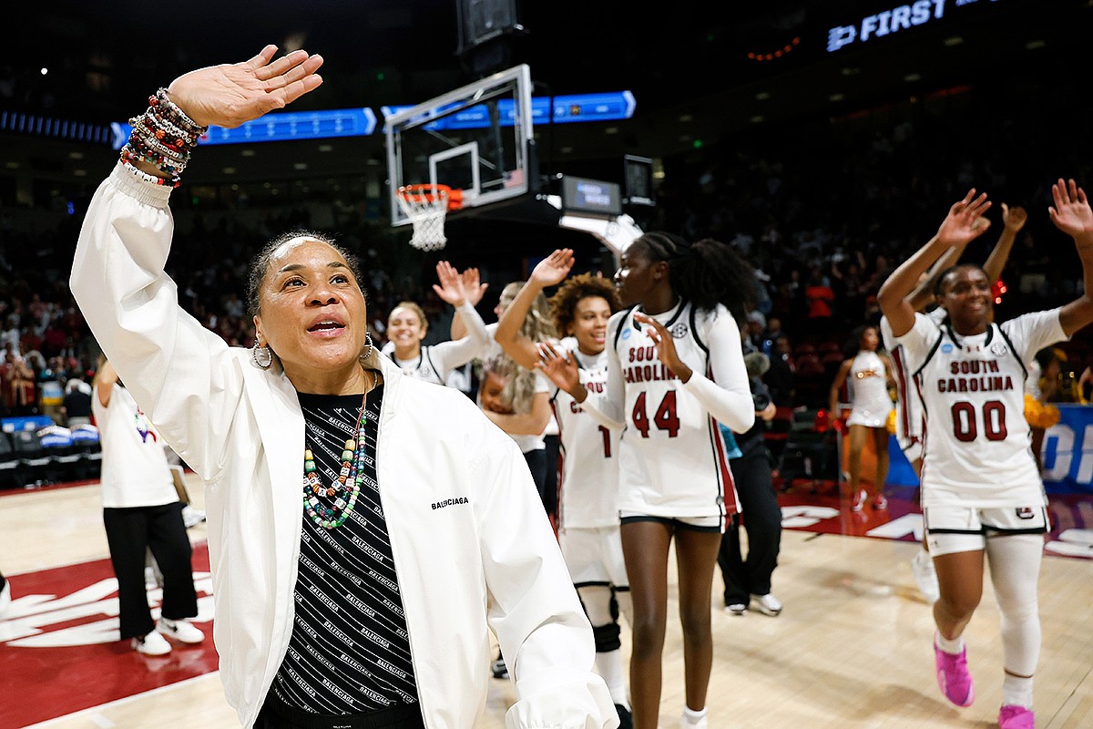 Dawn Staley eyes another NCAA title as UCLA women seek their first ...