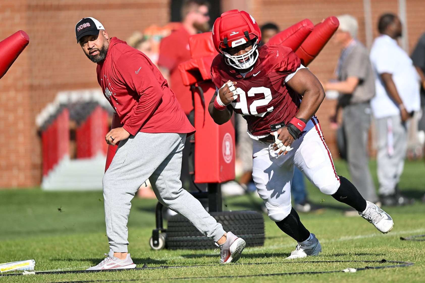 Arkansas football hoping better depth shores up its defensive interior ...