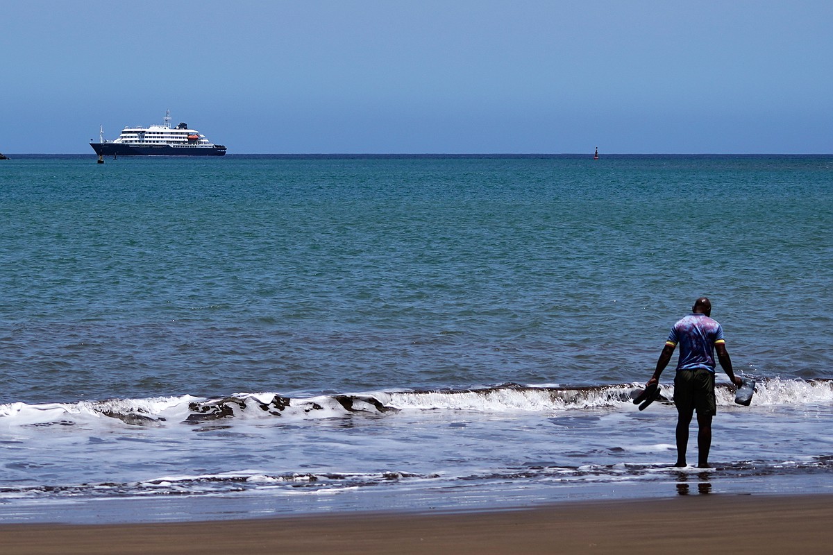 A cruise ship is waiting for help after 3 people died in a suspected ...