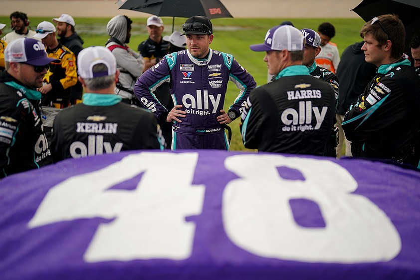 Battling vertigo, NASCAR driver Alex Bowman says 'I'm as close to 100% ...