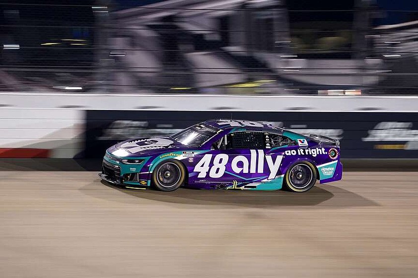 Battling vertigo, NASCAR driver Alex Bowman says ‘I’m as close to 100% ...