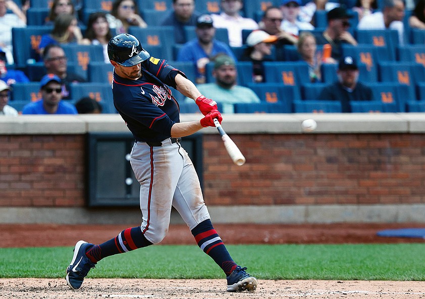 Eli White leads the way as Braves hold on for road win vs. Mets ...