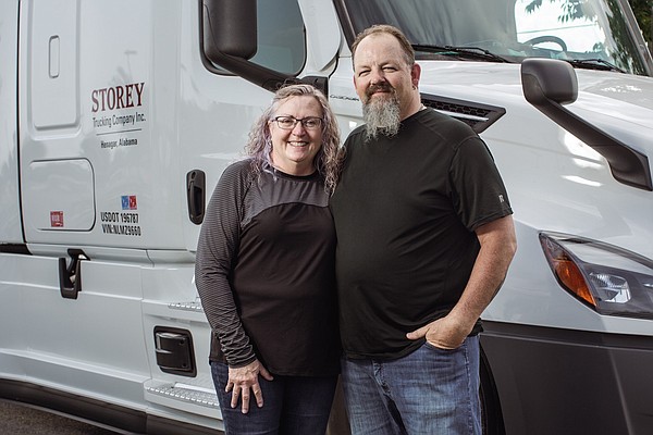 Chattanooga-area truckers share in Wreaths Across America | Chattanooga ...