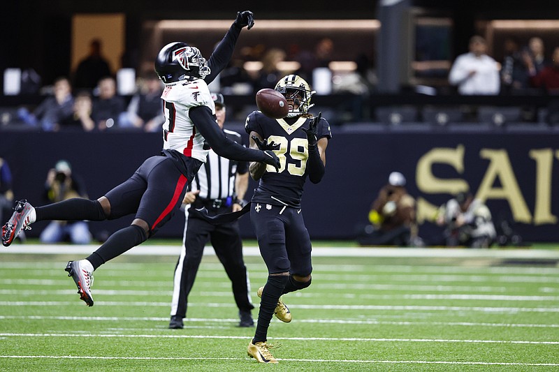 Falcons lose to Saints, but ugly NFC South race remains open ...