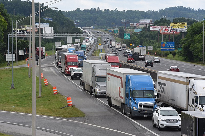 EPA to tighten nitrogen oxide limits for new heavy trucks | Chattanooga ...