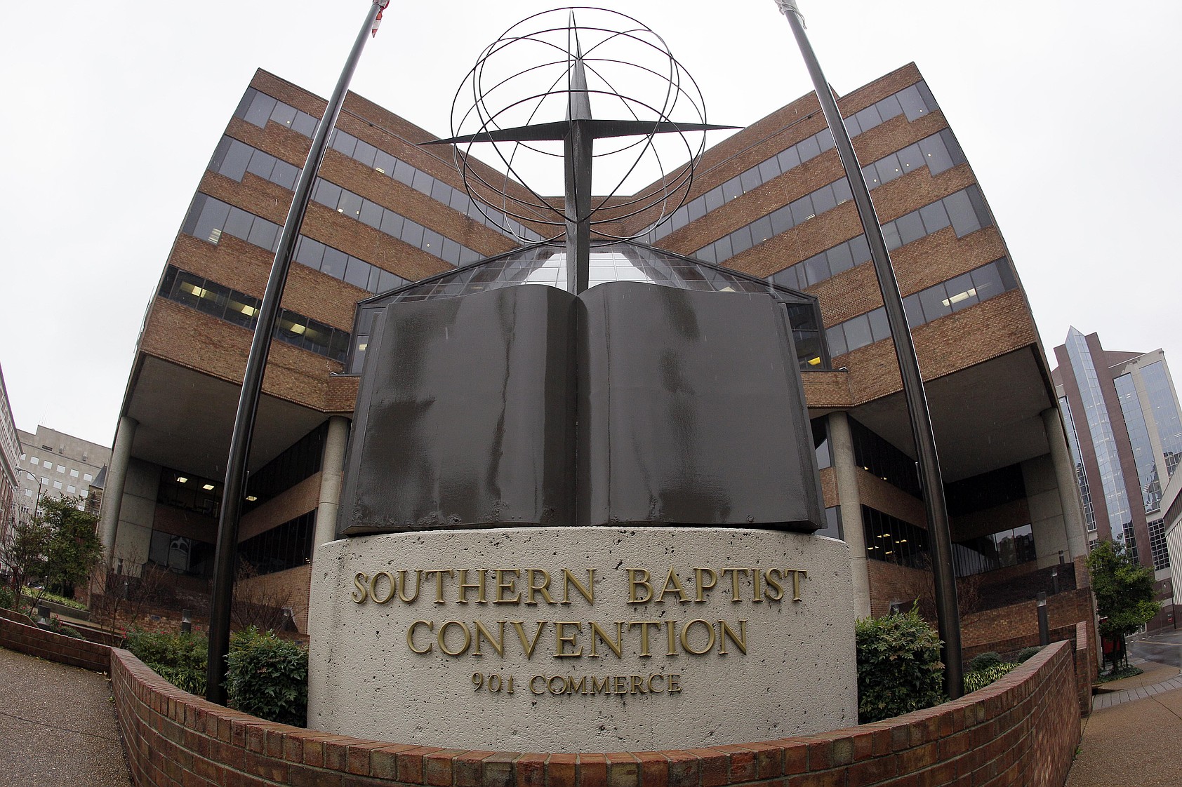 Southern Baptist delegates to vote on amendment banning congregations ...